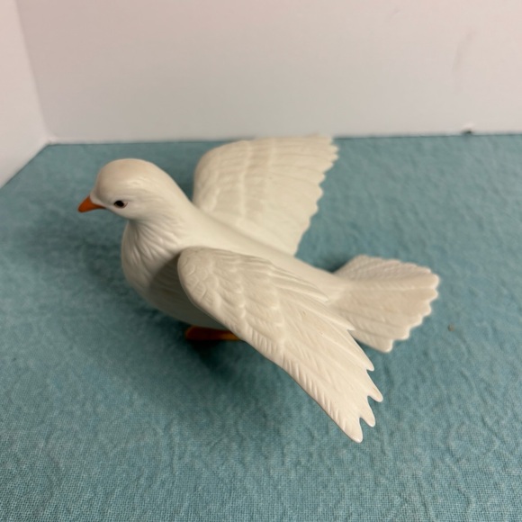 Homco | Accents | Vintage Homeco Love Dove Figurine Model 8856 | Poshmark